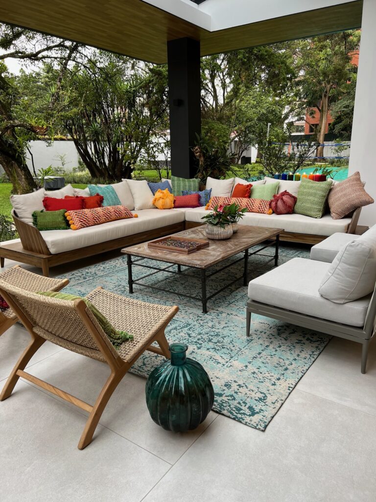 Guatemala: Vibrant Eclectic Home | ANDREA ANEZ | Interior + Arch |1